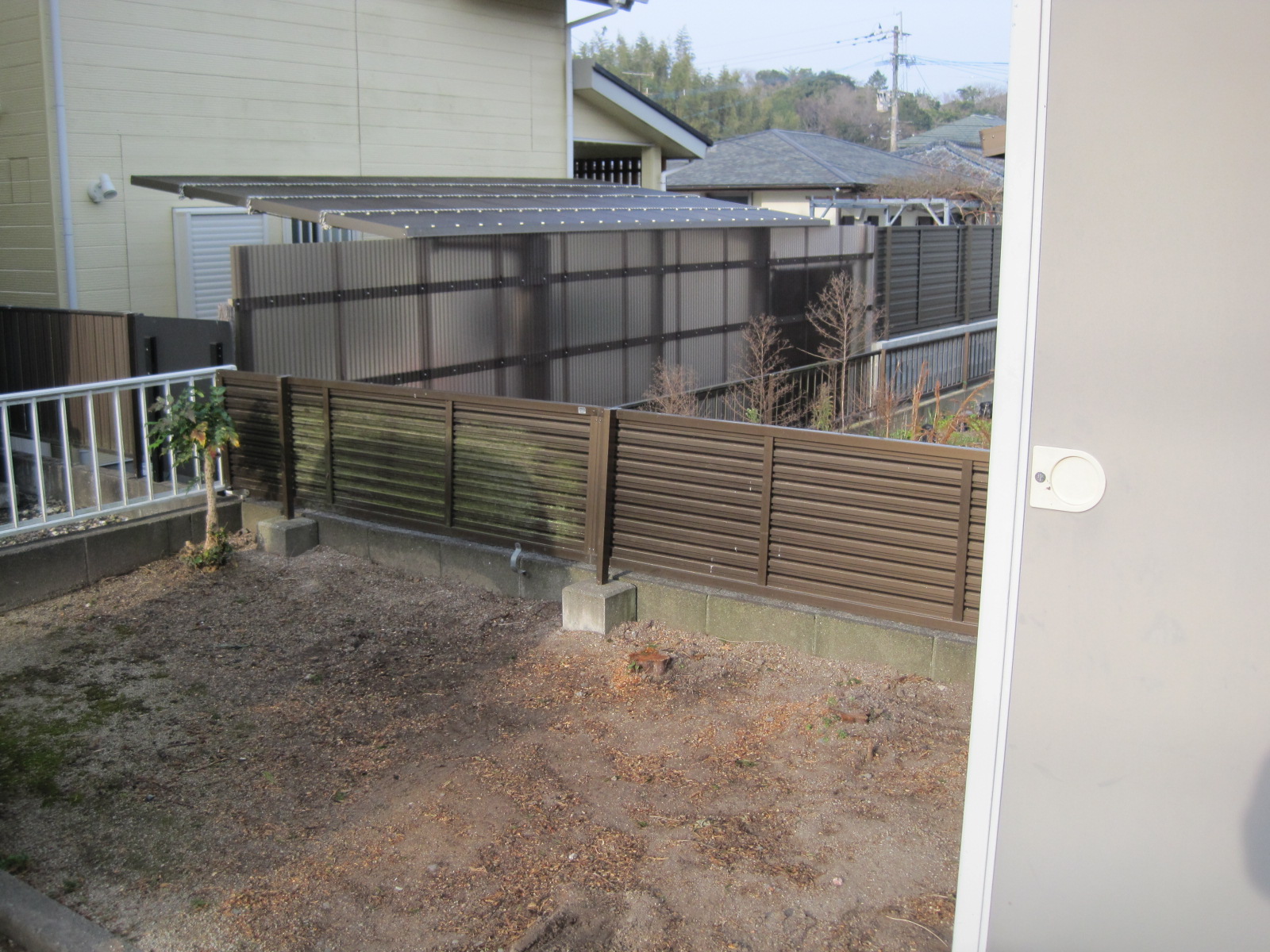 多段柱仕様の目隠しフェンス フェンスAB・YL2型 | エクステリアの専門店エクステリア・プロ